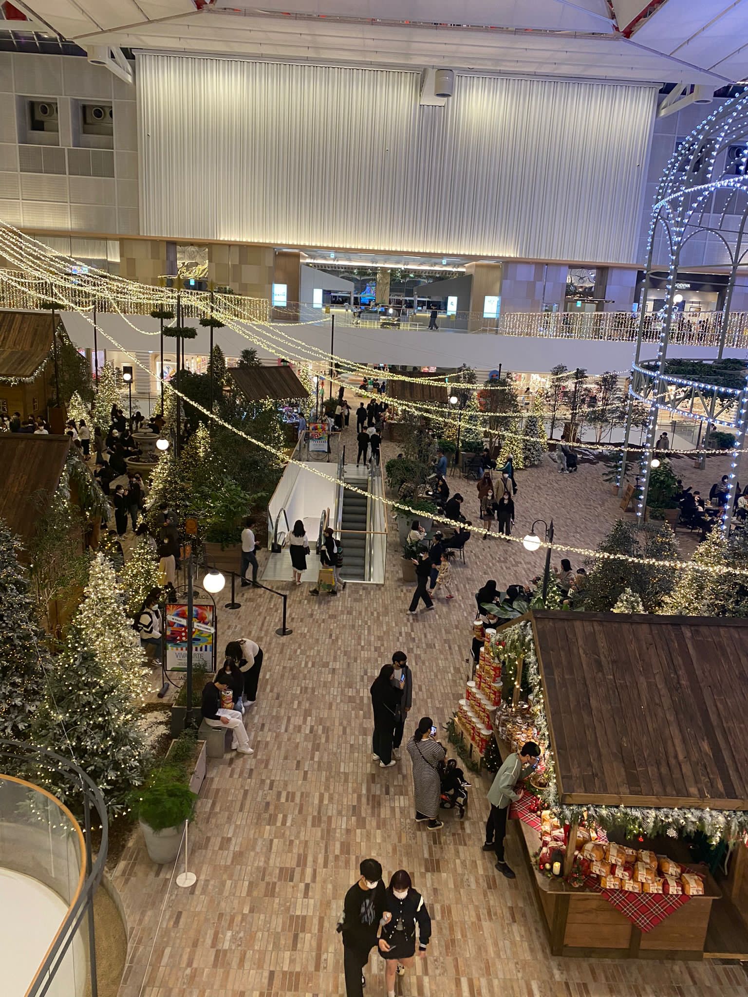 Hyundai Store: architectural project